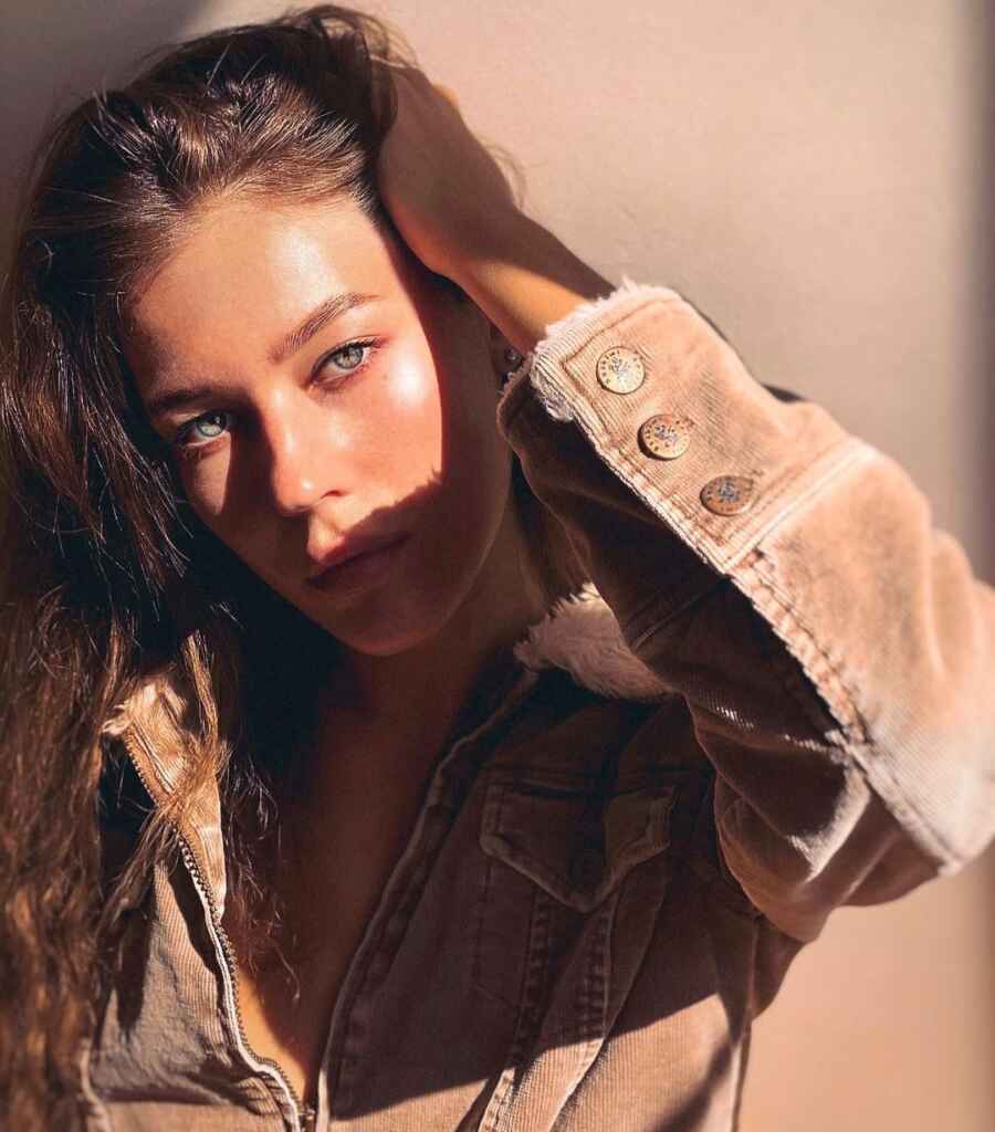 Alisa B. – Talc Model Management